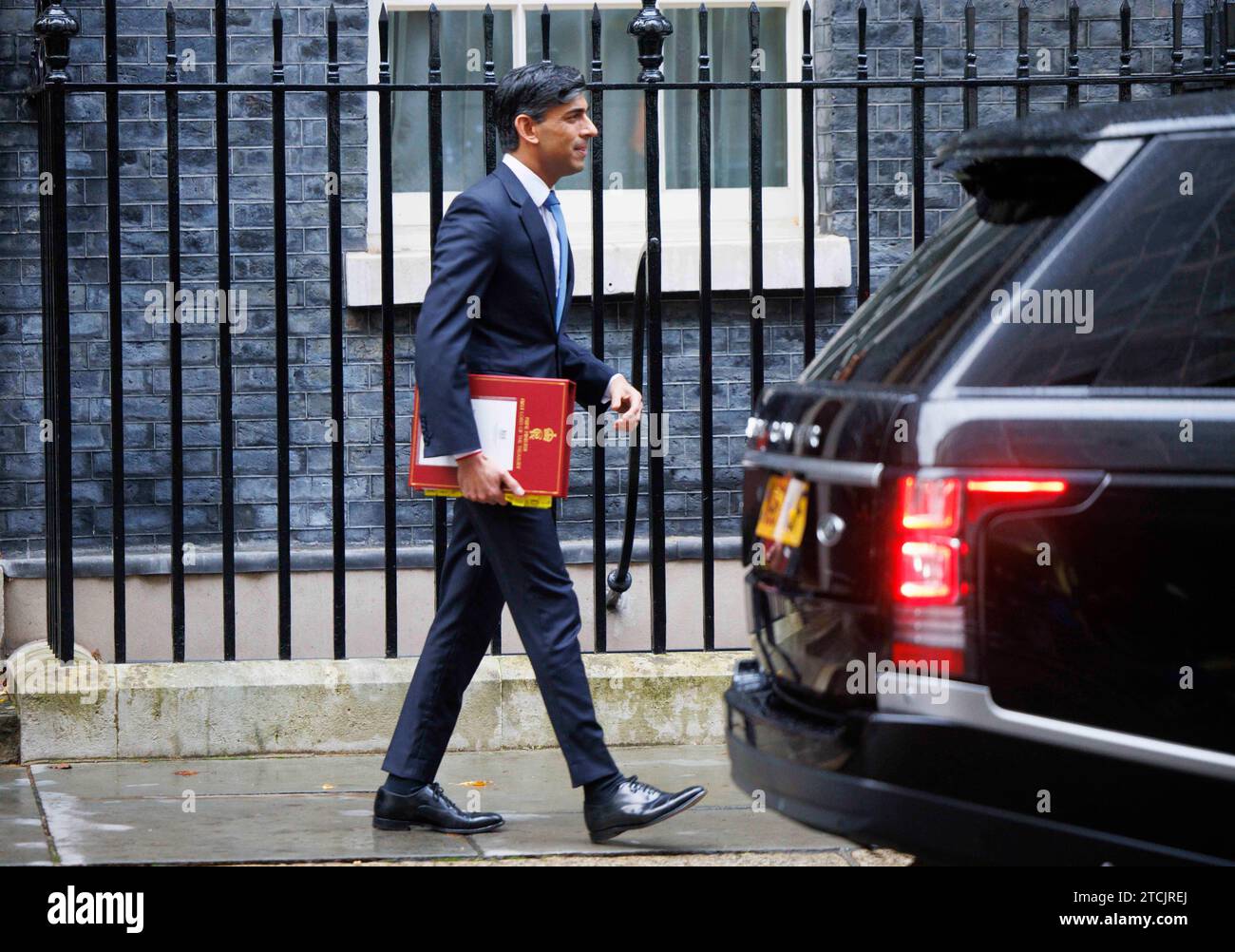 London, UK. 13th Dec, 2023. Prime Minister, Rishi Sunak, leaves Number ...