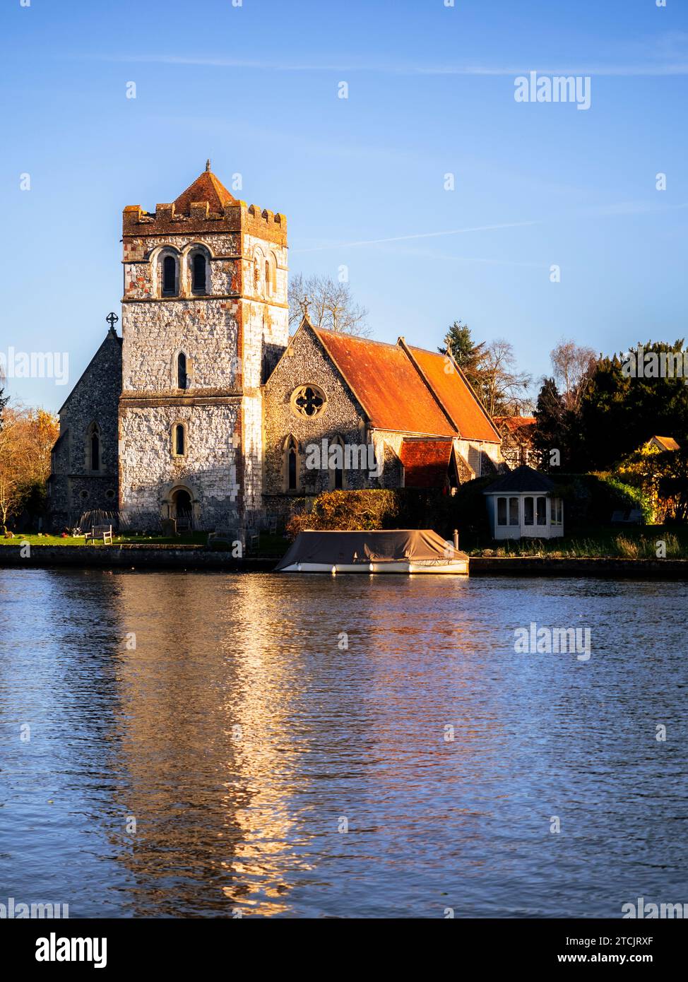 Berkshire church hi-res stock photography and images - Alamy