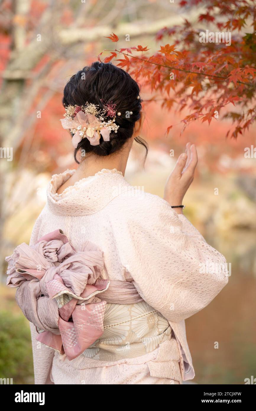 Japanese Kimono Portrait back view photography. Kyoto, Japan. Fall ...