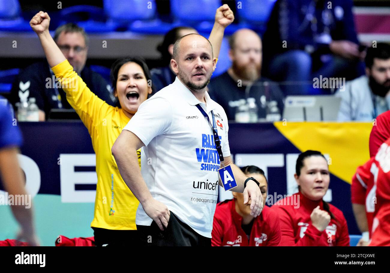 Frederikshavn, Denmark. 13th Dec, 2023. Greenland's coach Anders Friis ...