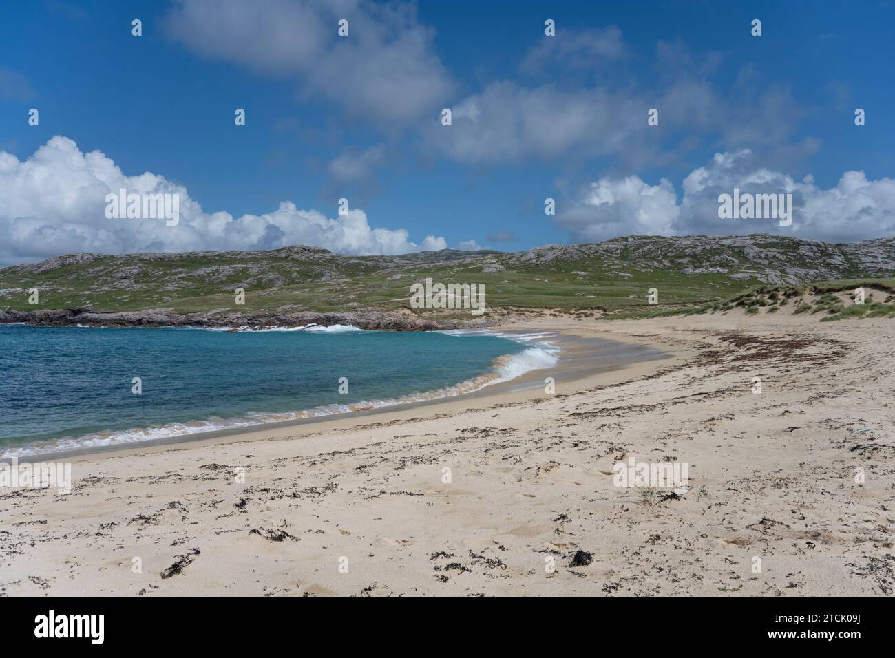 Taransay Island in the Outer Hebrides is the largest uninhabited island ...