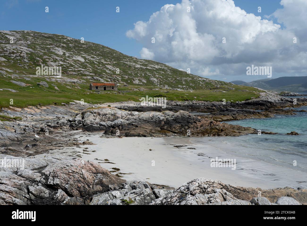 Taransay Island in the Outer Hebrides is the largest uninhabited island ...