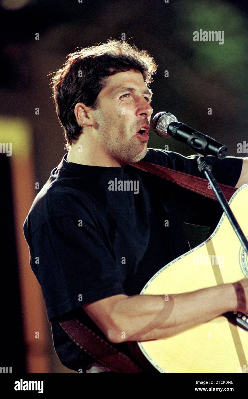 Luca barbarossa festivalbar 1999 hi-res stock photography and images ...