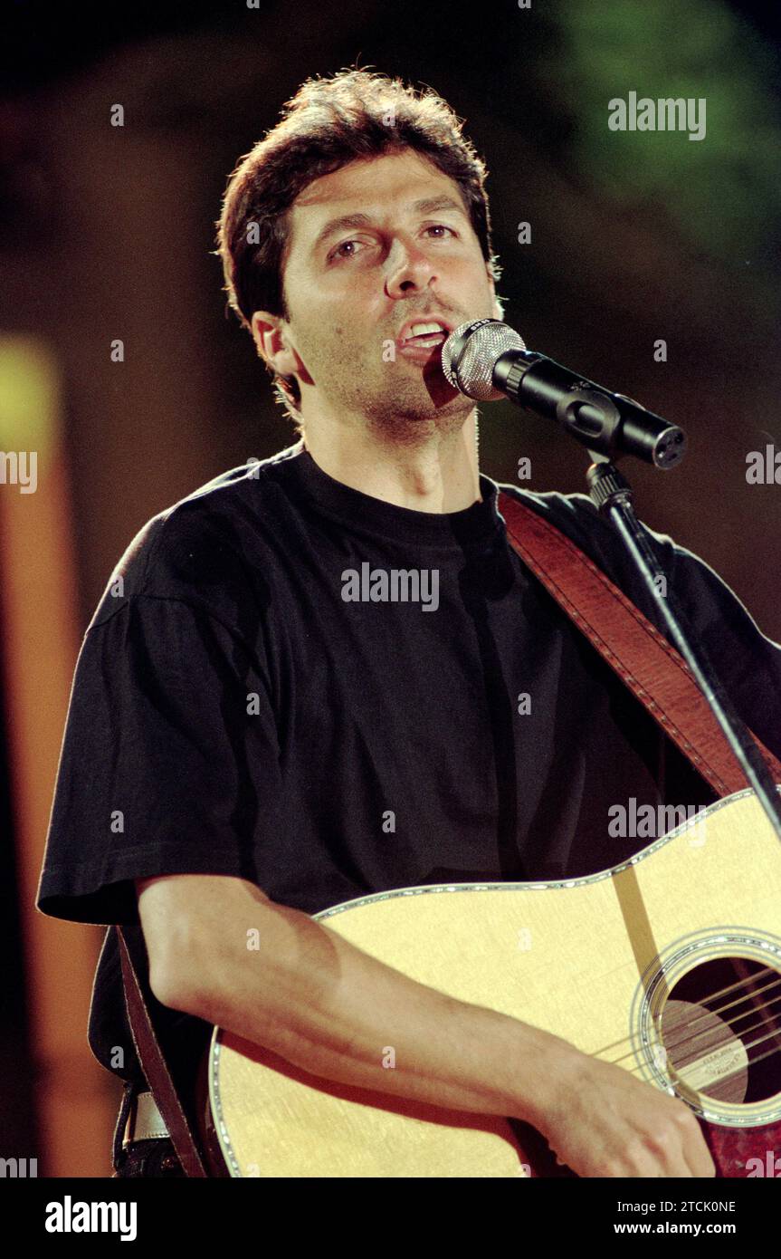 Luca barbarossa festivalbar 1999 hi-res stock photography and images ...
