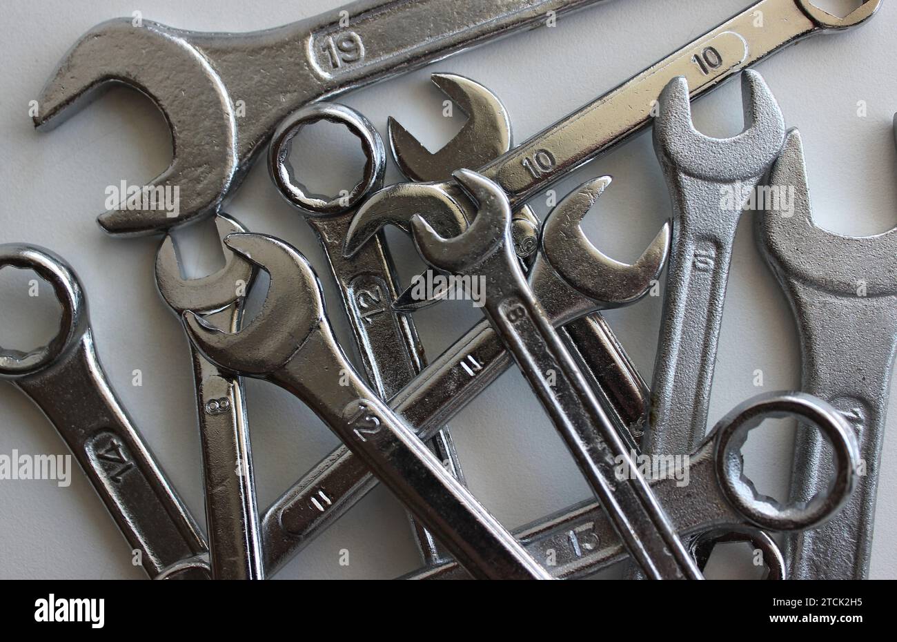 Chaotic structure of iron wrenches of different types and diameters ...