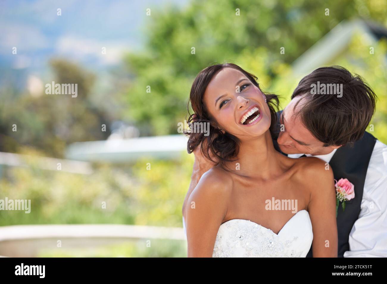 Woman kiss man neck hi-res stock photography and images - Alamy