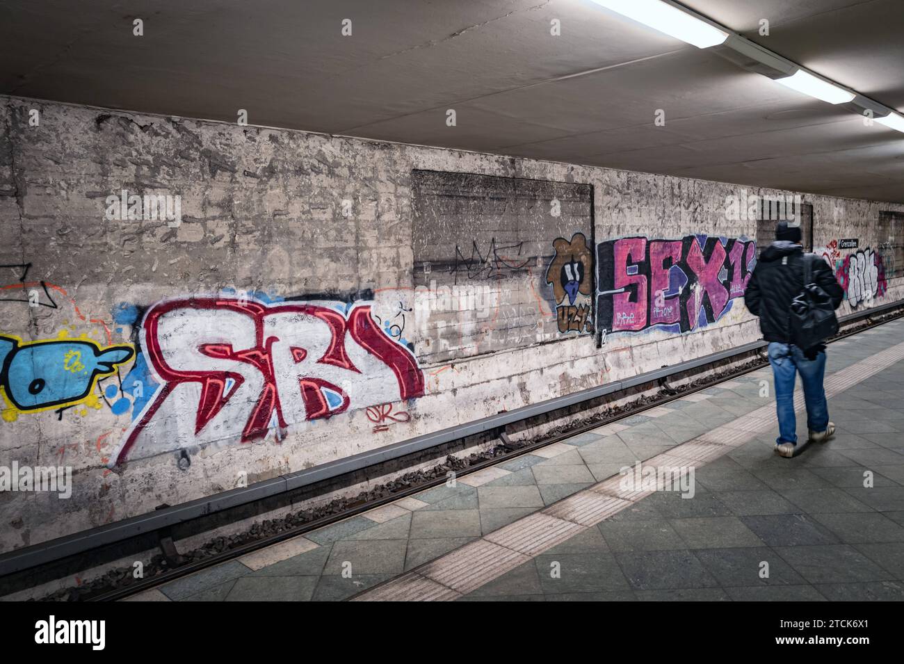 On the u7 line hi-res stock photography and images - Alamy