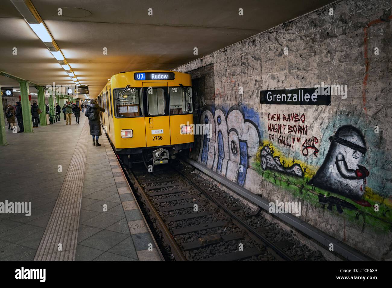 On the u7 line hi-res stock photography and images - Alamy