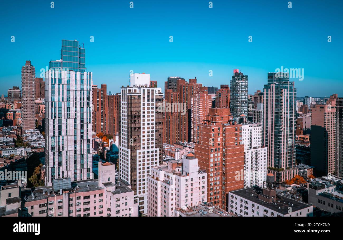 Aerial panorama view of Manhattan seen from Upper East Side rooftop ...