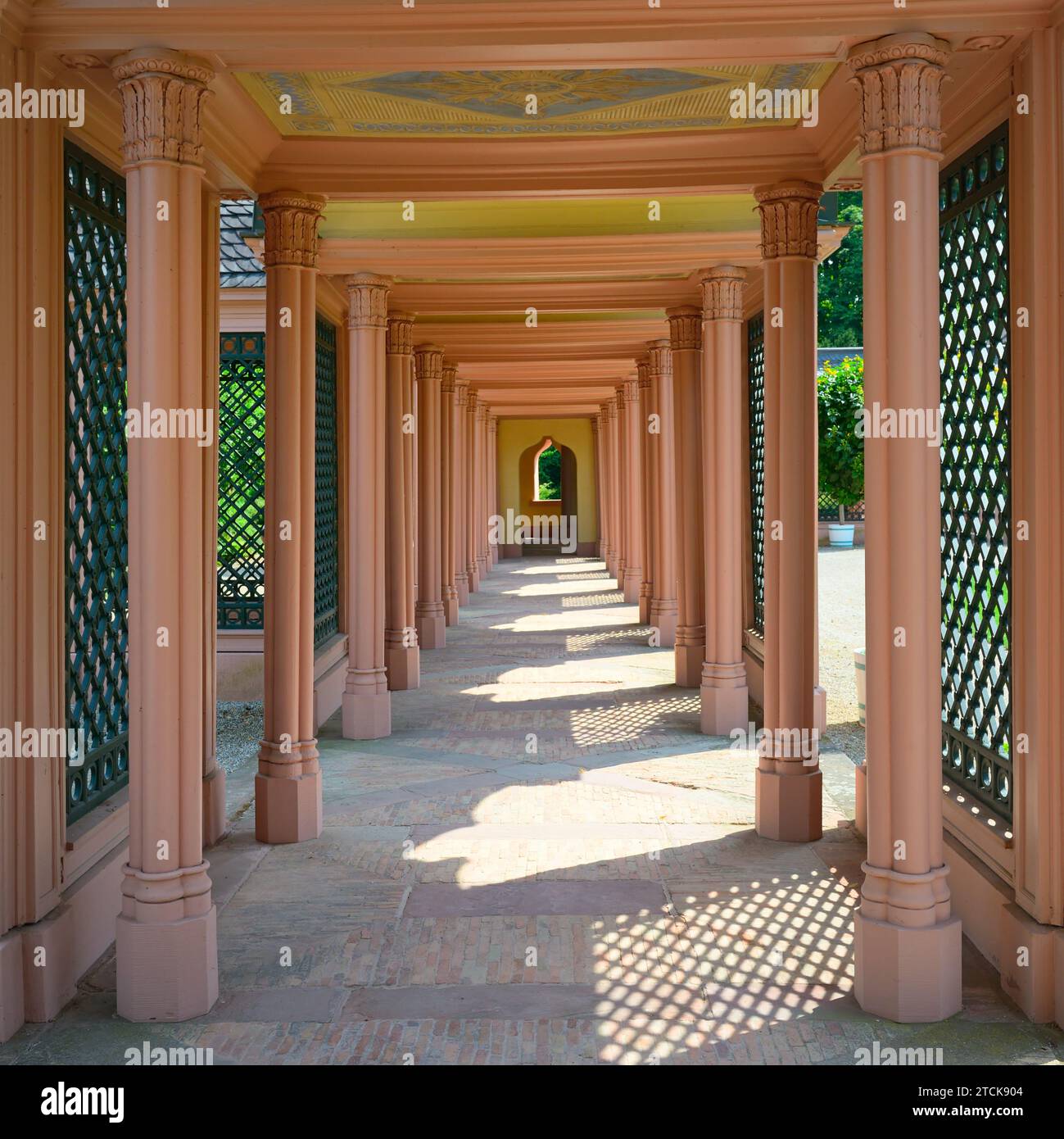 Arabic mosque design hi-res stock photography and images - Alamy