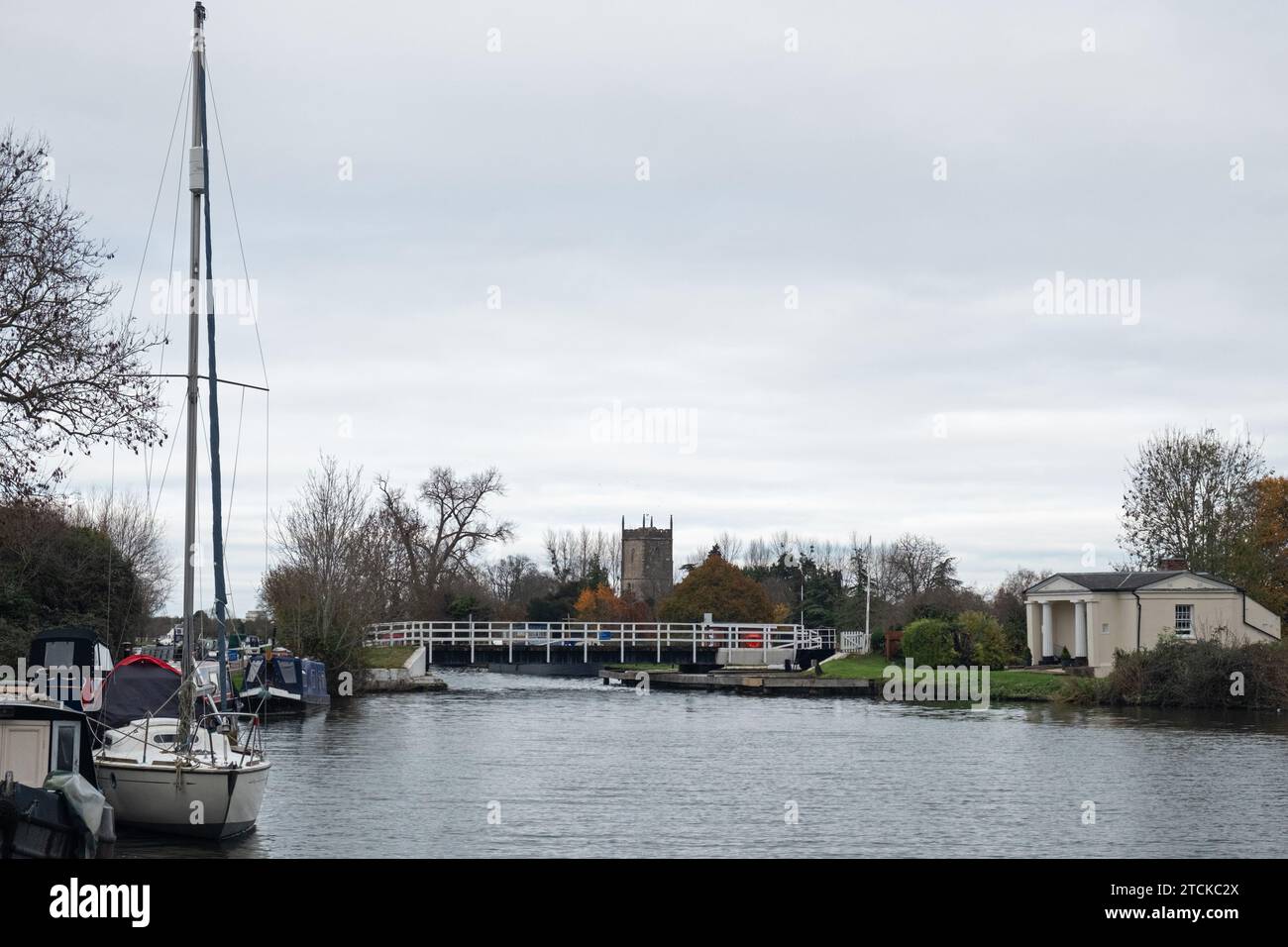 Canalside barrier hi-res stock photography and images - Alamy