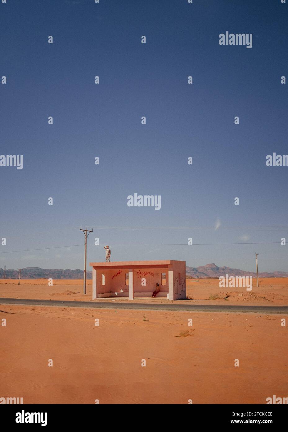 Bus desert sunny hi-res stock photography and images - Alamy