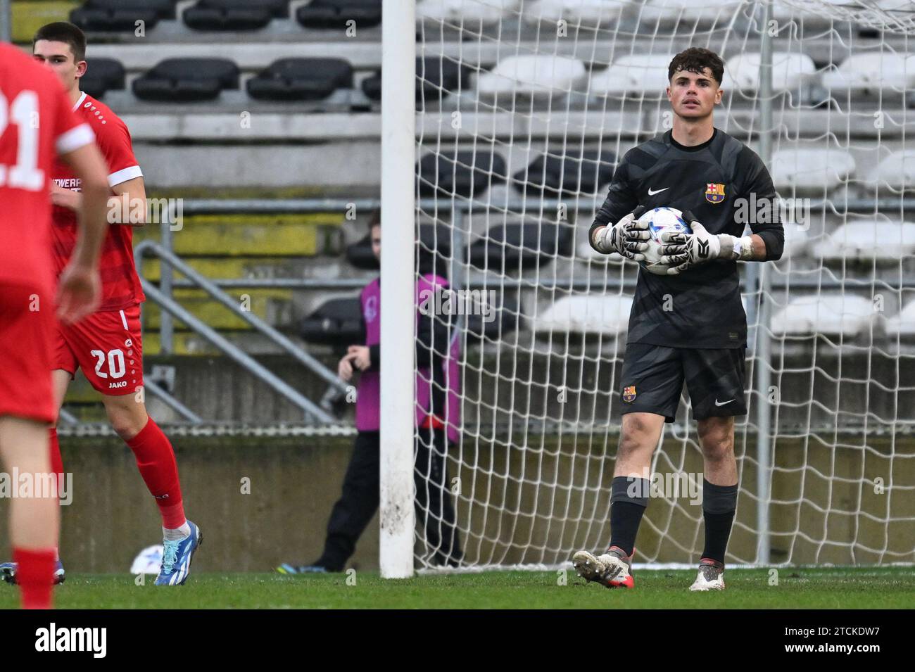 Lier, Belgium. 13th Dec, 2023. goalkeeper Aaron Alonso (1) of Barcelona ...