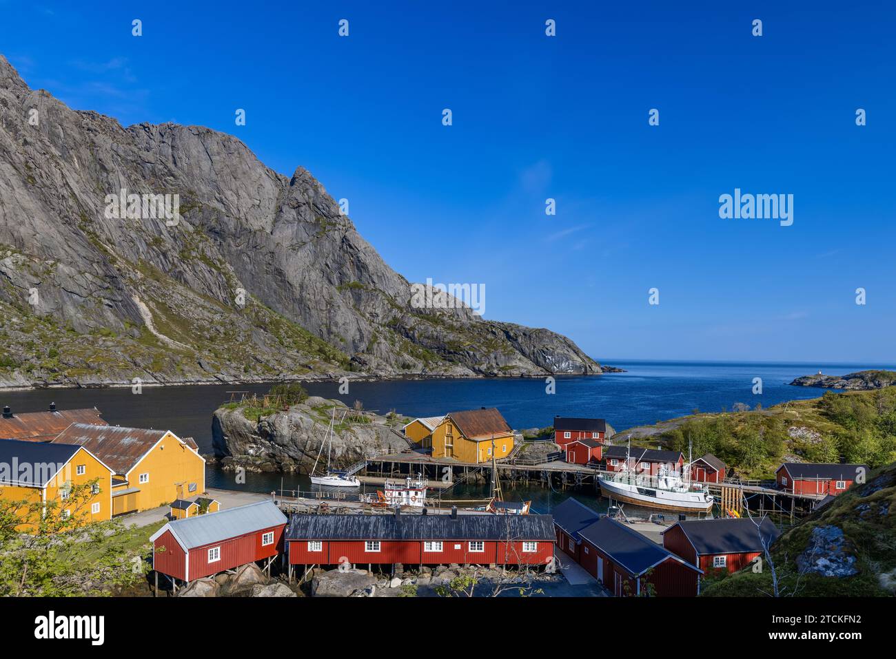 Red wooden cabins nestled hi-res stock photography and images - Alamy