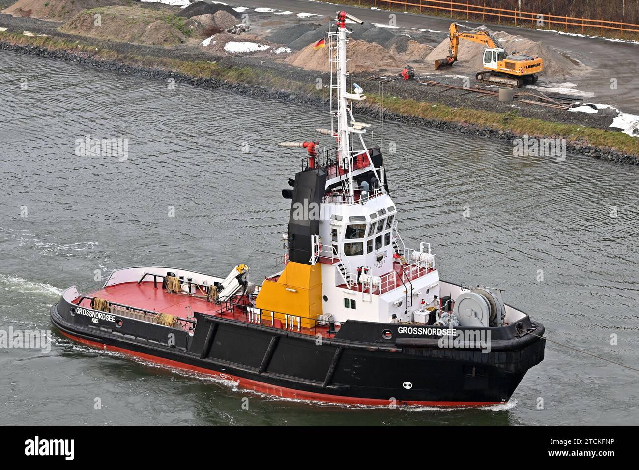 Tug GROSSNORDSEE passing the Kiel Canal showing it's new black livery ...