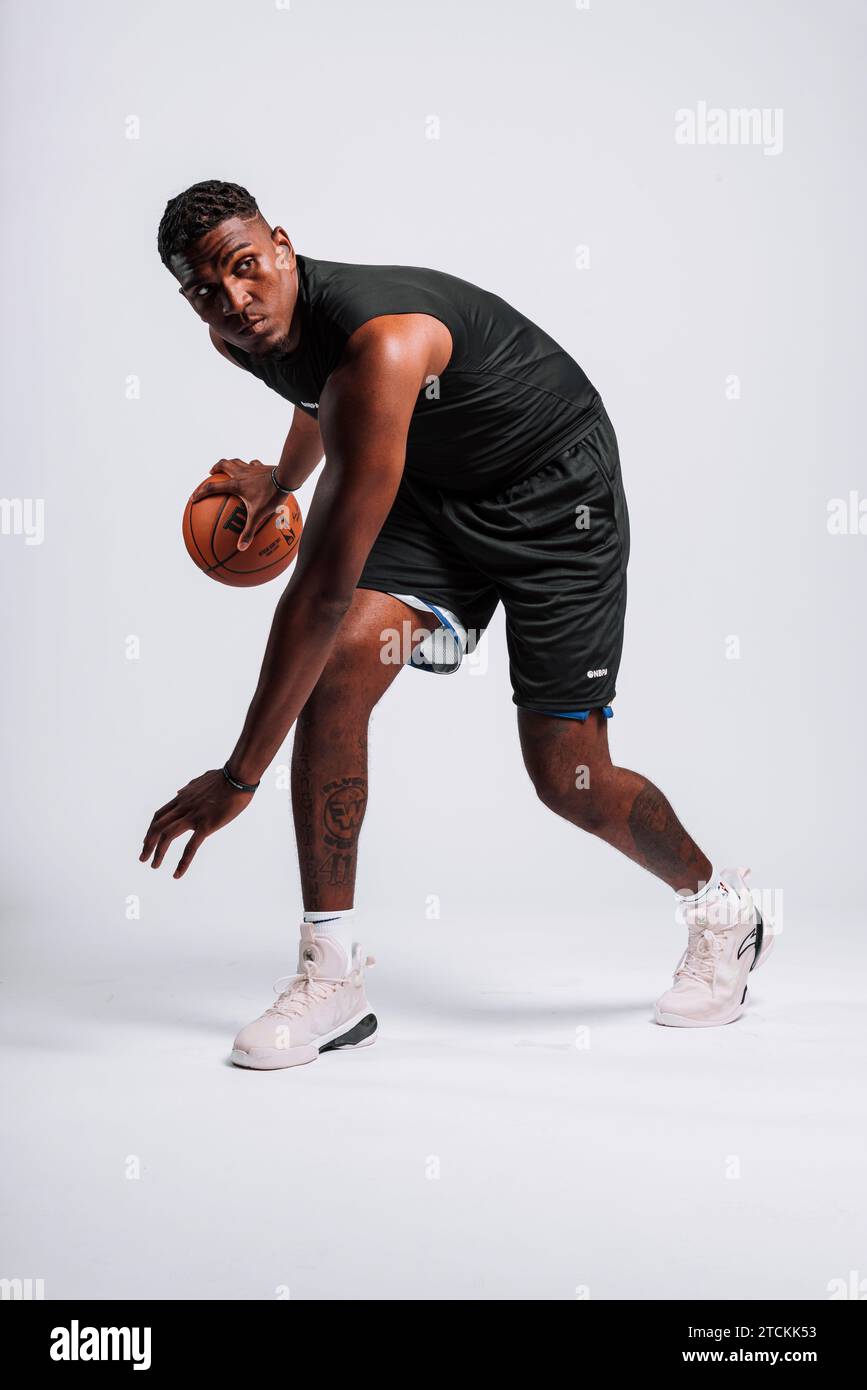 Kevin Looney of the Golden State Warriors poses for a portrait on ...