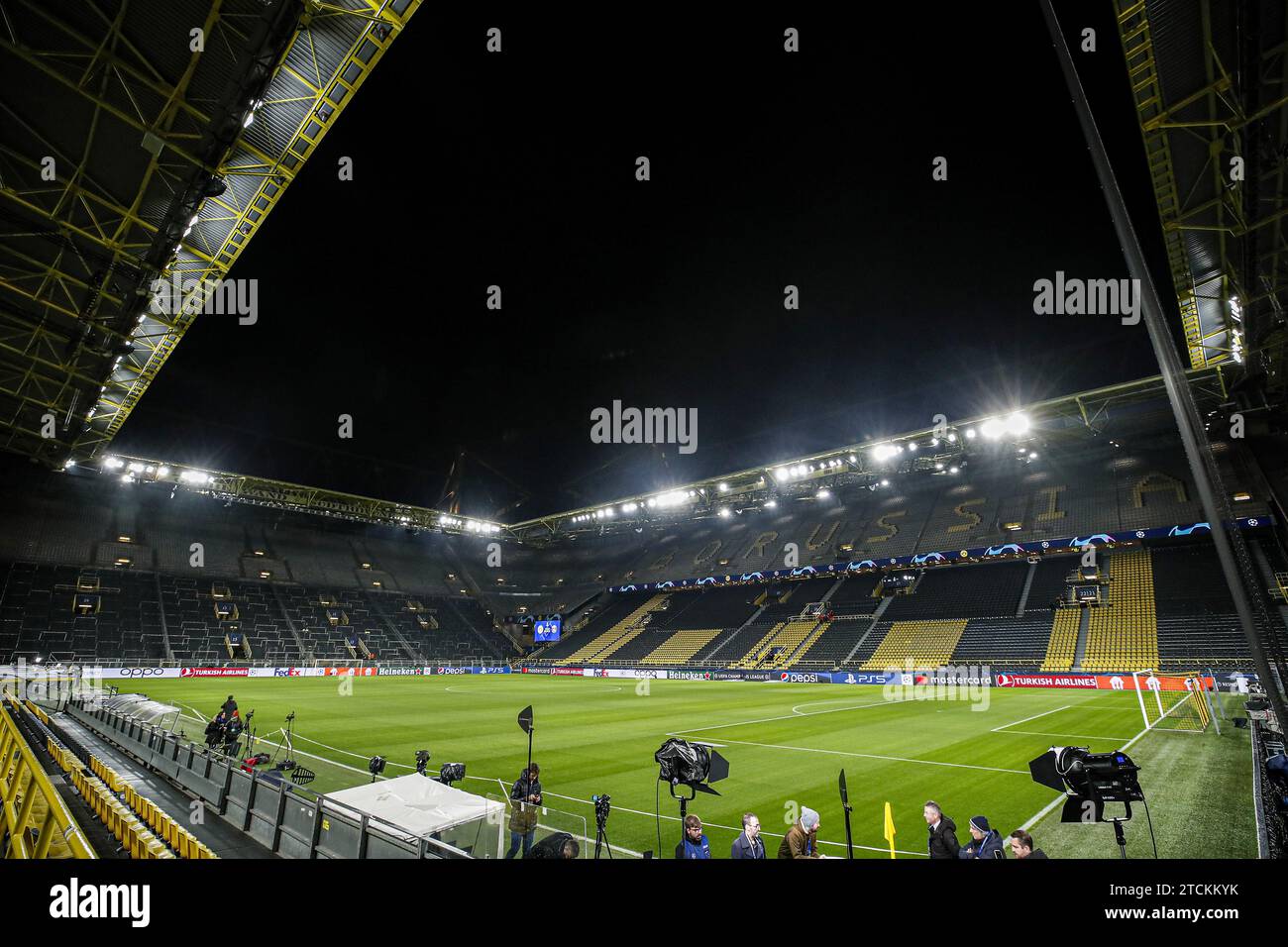 Signal iduna park overview hi-res stock photography and images - Alamy