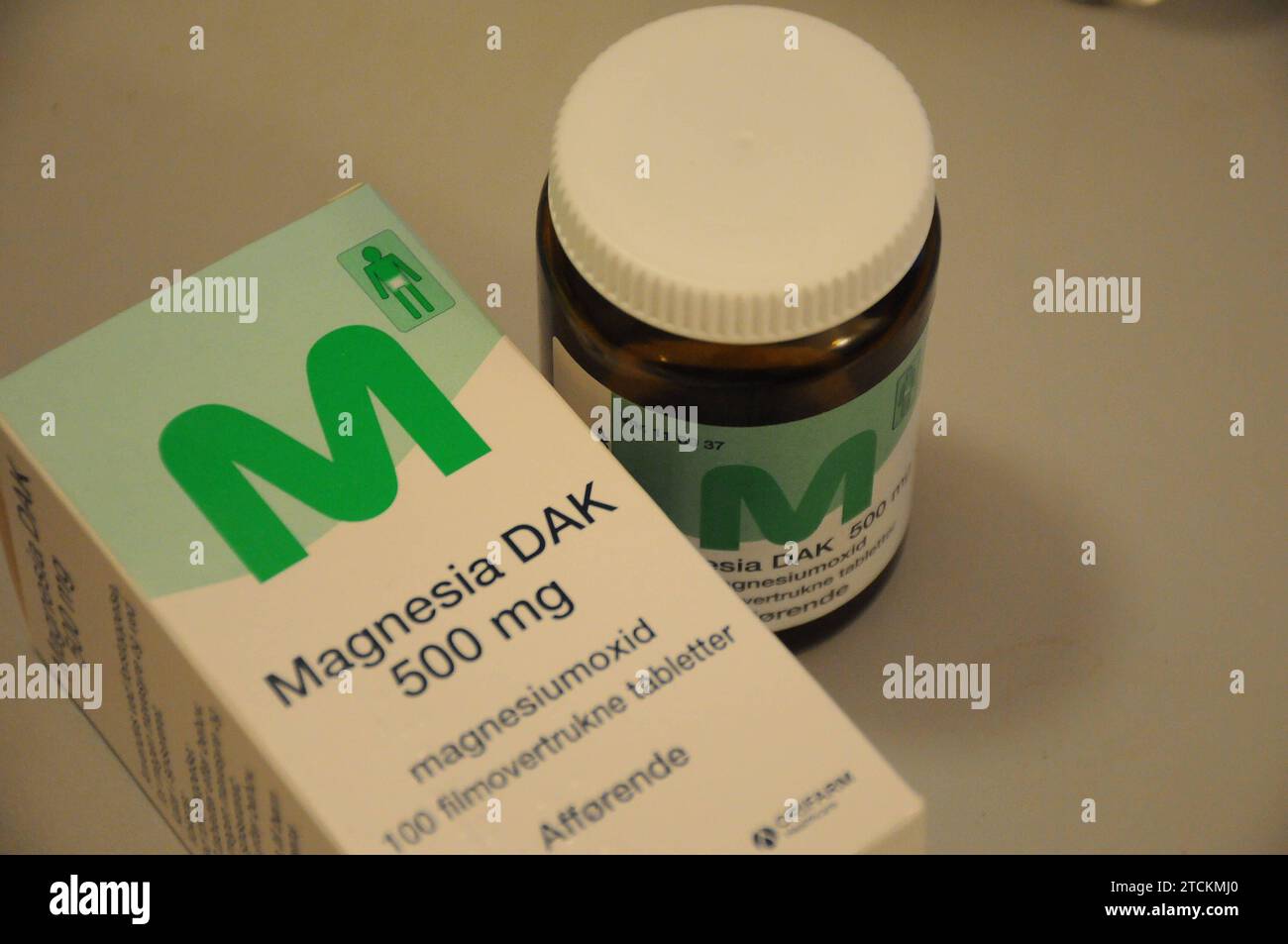 Magnesia dak tablets hi-res stock photography and images - Alamy