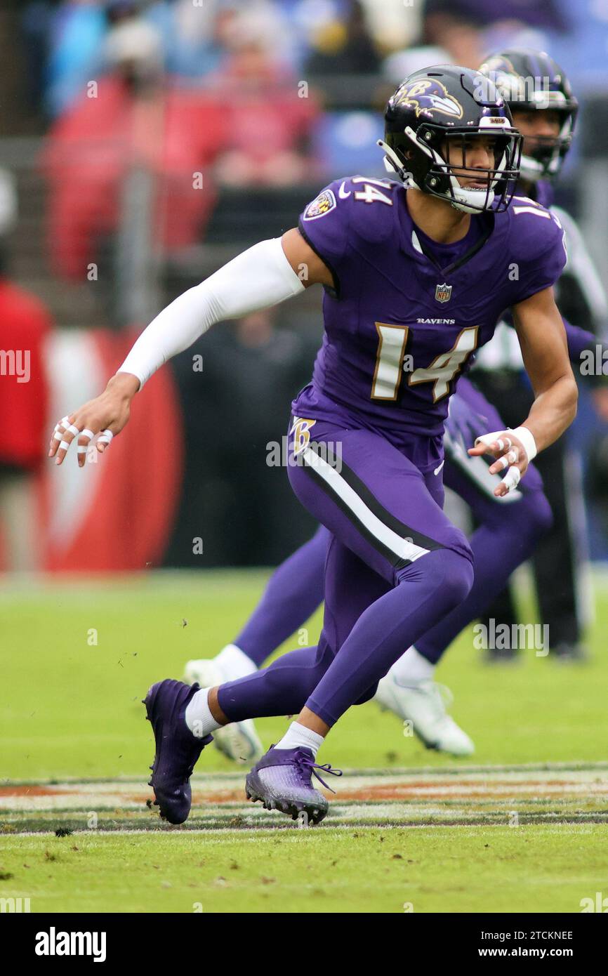 Baltimore Ravens safety Kyle Hamilton (14) runs during an NFL football ...