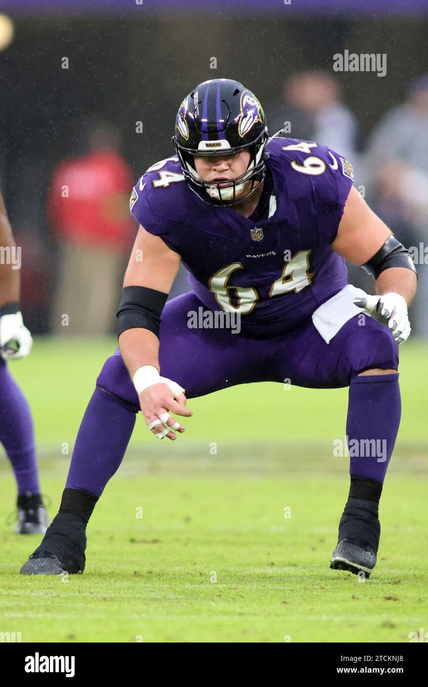 Baltimore Ravens center Tyler Linderbaum (64) blocks during an NFL ...