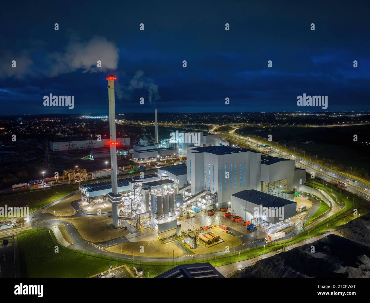 Ferrybridge, Yorkshire, England.Gas and multi fuel power station ...