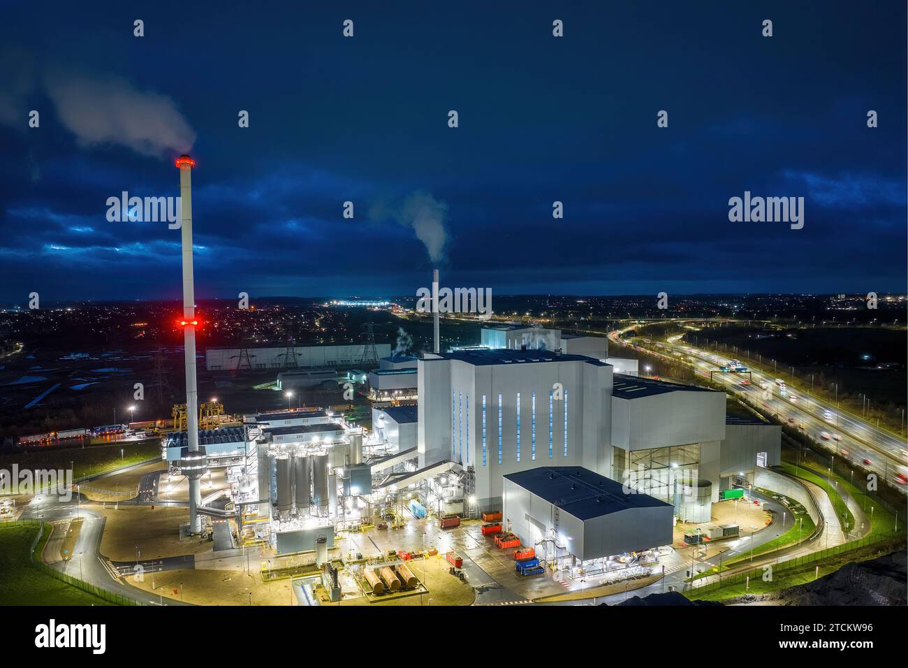 Ferrybridge, Yorkshire, England.Gas and multi fuel power station ...