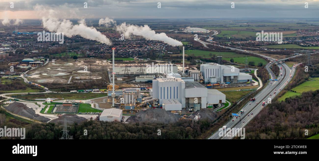 Ferrybridge, Yorkshire, England.Gas and multi fuel power station ...