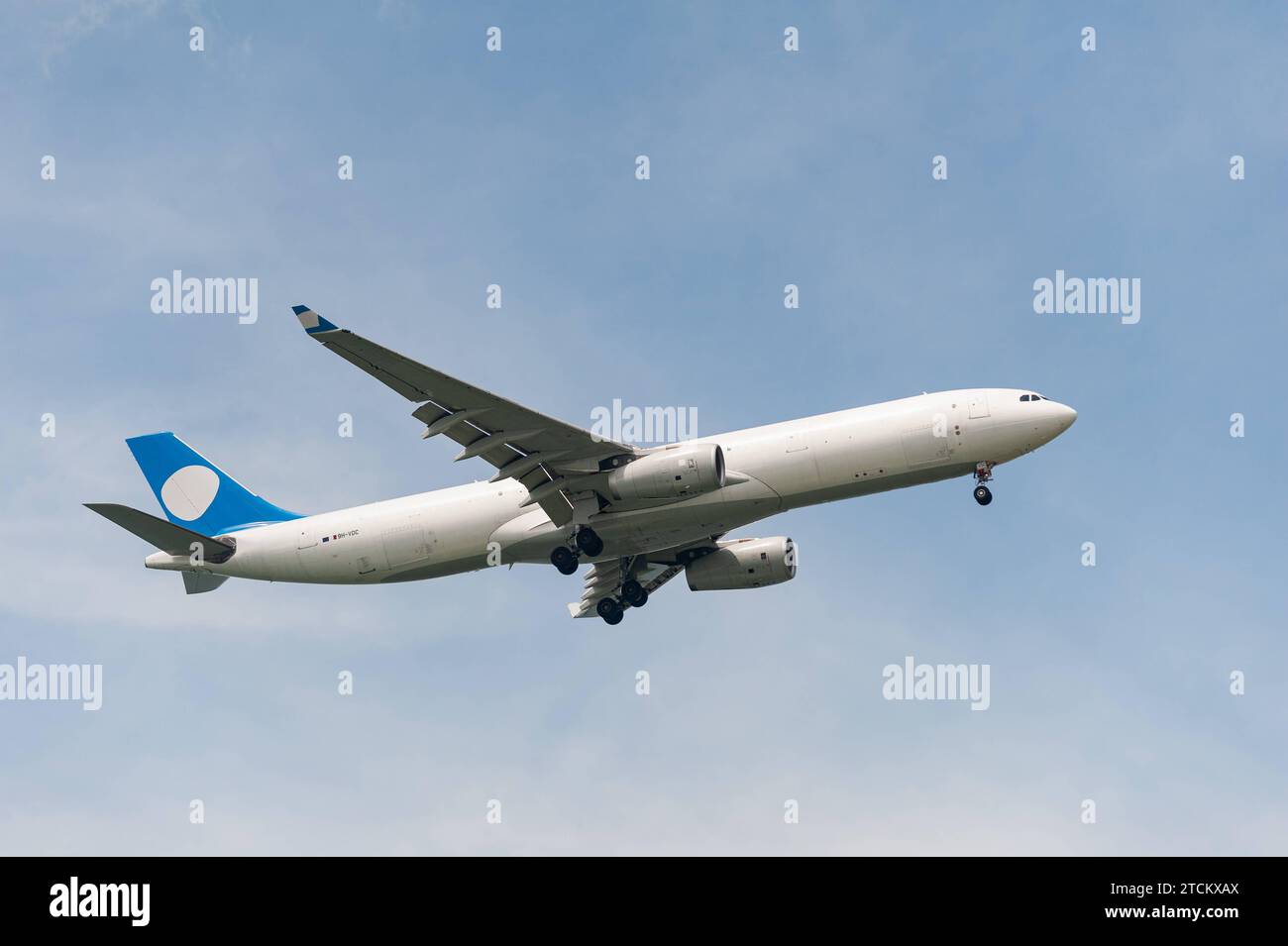 15.07.2023, Singapur, Republik Singapur, Asien - Ein Airbus A330-300 ...