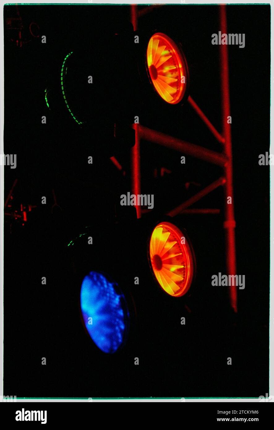 STATIC STAGE LIGHTING, KID A TOUR, 2000: The very basic stage lighting ...