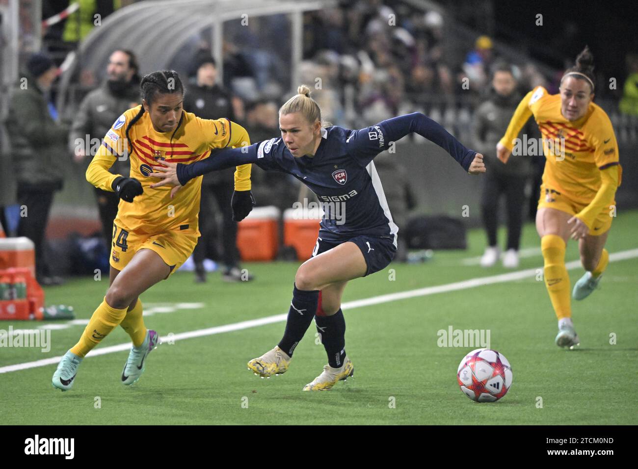Barcelona´s Esmee Brugts and Rosengard´s Jessica Wik during the UEFA ...