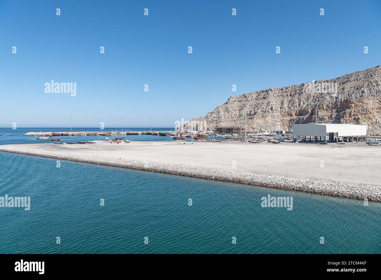 Khasab harbor hi-res stock photography and images - Alamy