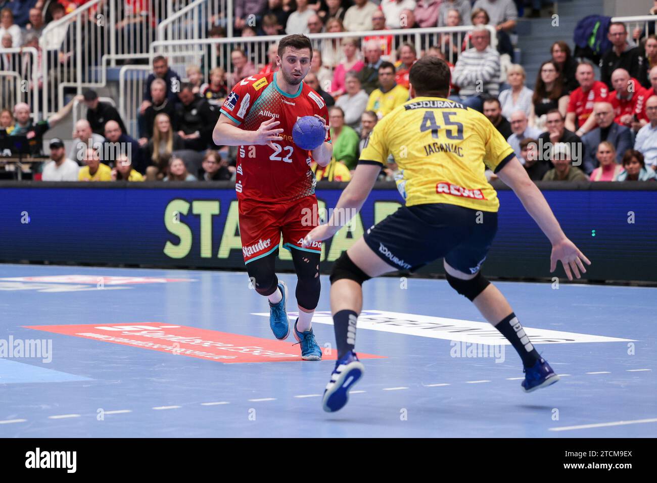 Essen, Deutschland. 13th Dec, 2023. 13.12.2023, Handball, Saison 2023/2024, DHB-Pokal, HBL ...