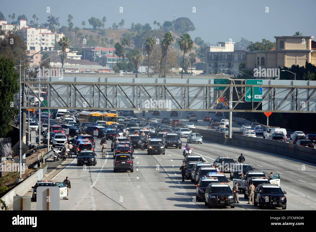 Police state on the 110 freeway after pro-Palestinian protesters ...