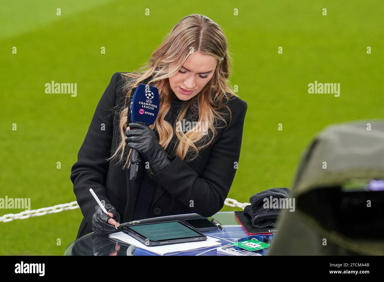 Newcastle, UK. 13th Dec, 2023. Laura Woods TNT pundit presenter during ...