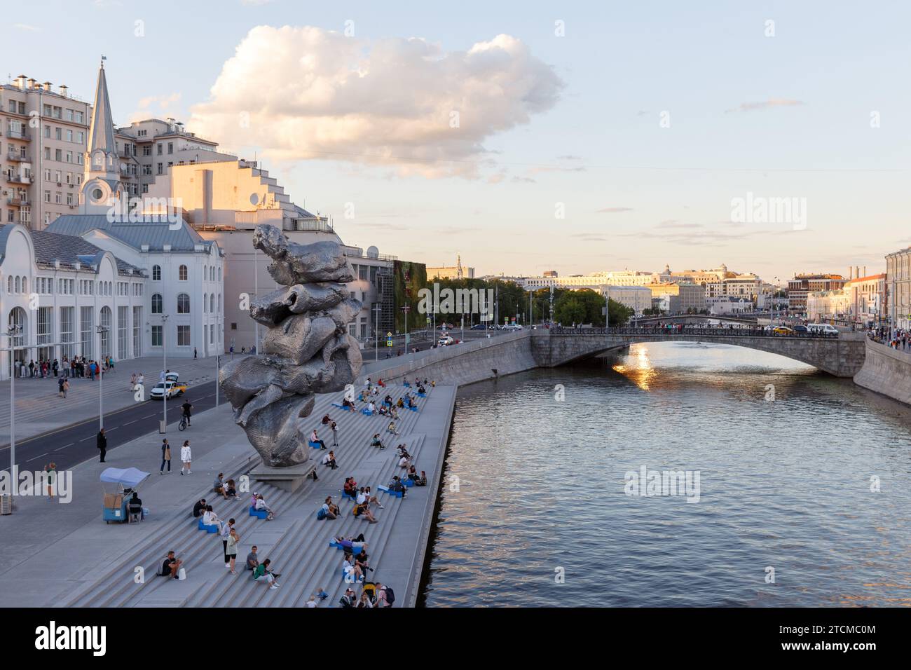 The sculpture by Swiss artist Urs Fischer is a 12-meter cast cast in ...