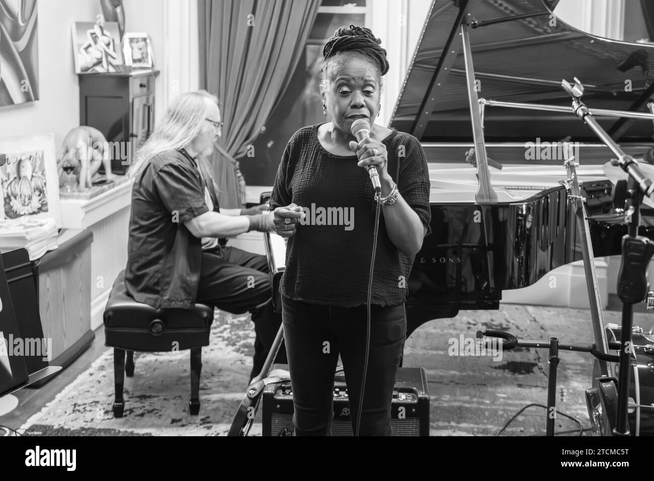 Chelsea townhouse Black and White Stock Photos & Images - Alamy