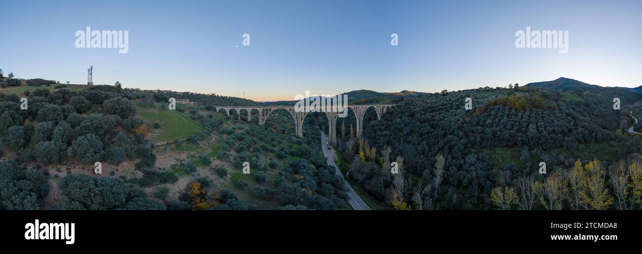 defaultThe Viaducto de Guadalupe a bridge built to connect Madrid to ...