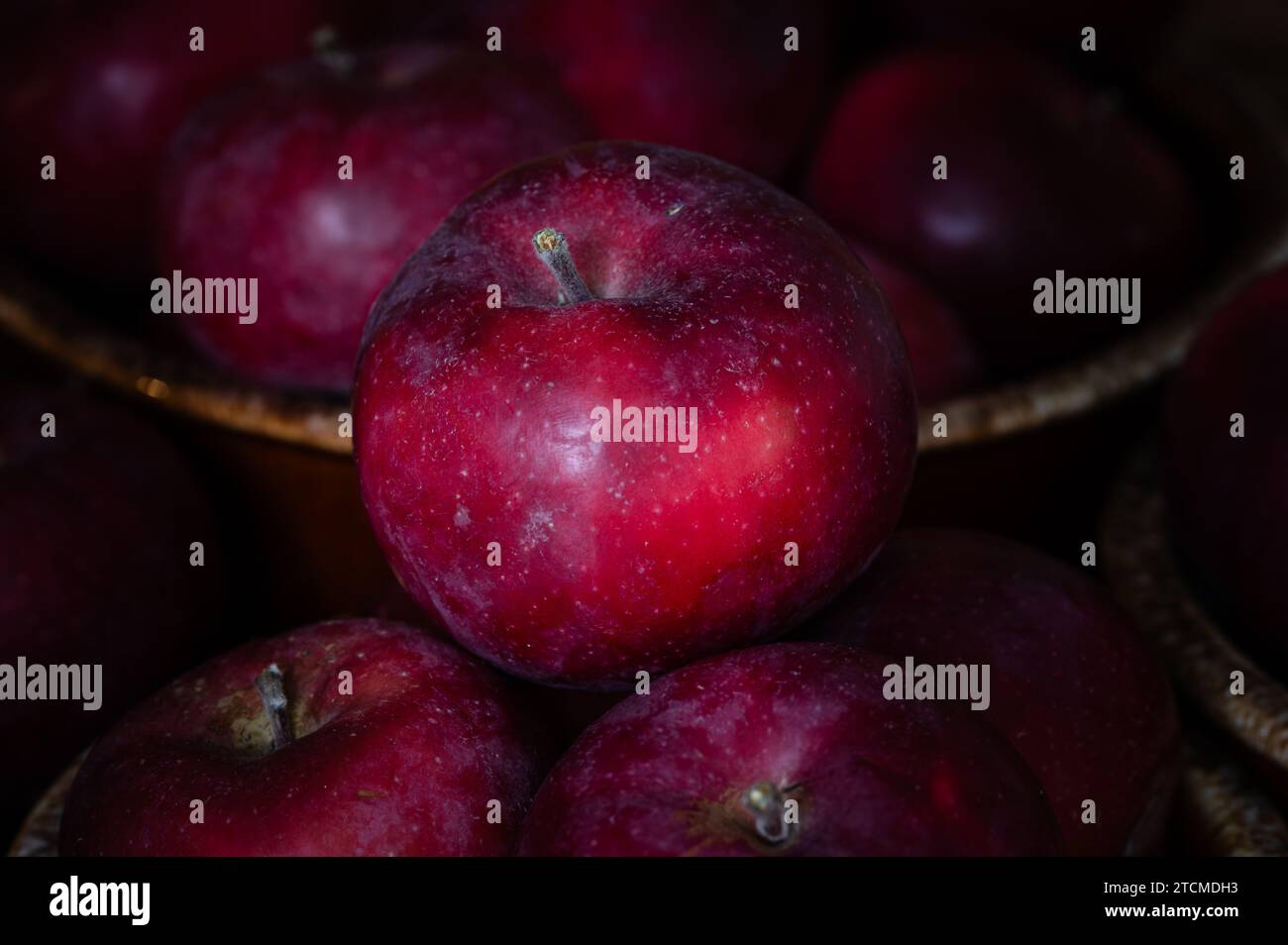 Top view red apple hi-res stock photography and images - Alamy