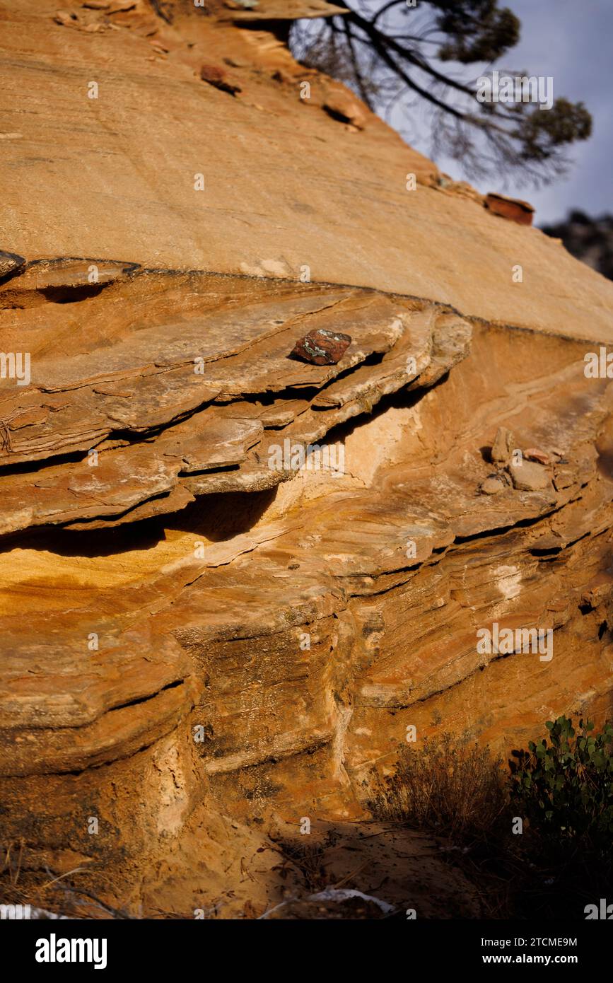 Overhanging rocks hi-res stock photography and images - Alamy