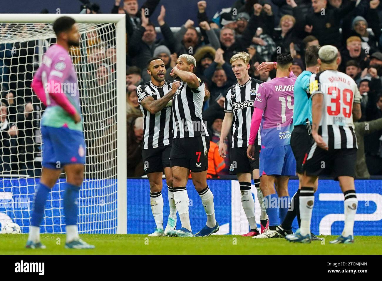 Newcastle, UK. 13th Dec, 2023. Newcastle United forward Joelinton (7 ...
