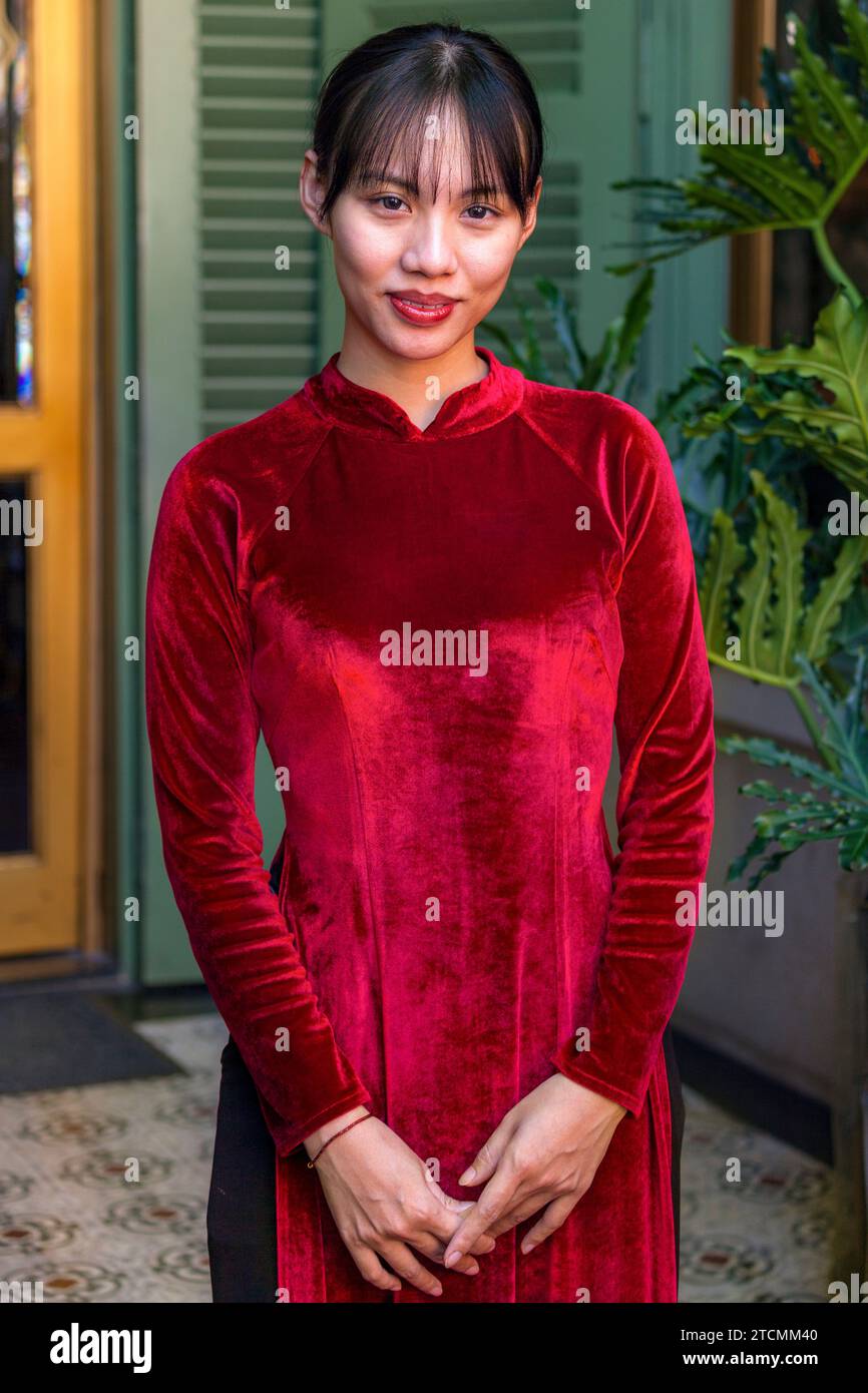 Beautiful vietnamese young woman hi-res stock photography and images ...