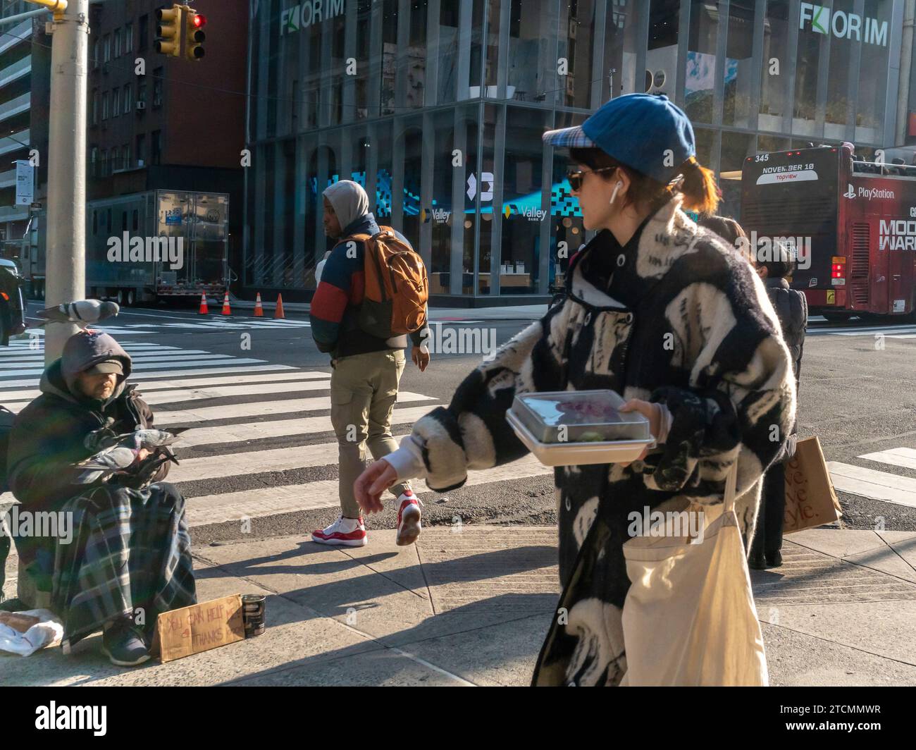 Homeless 2023 new york hi-res stock photography and images - Alamy