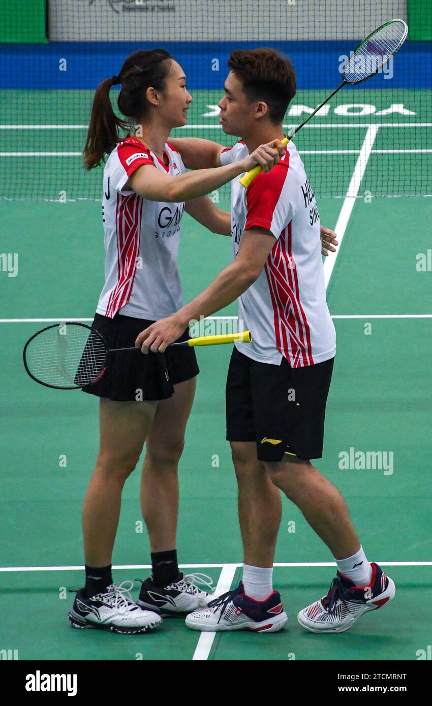 Terry Hee Yong Kai and Jessica Tan Wei Han of Singapore hug after ...