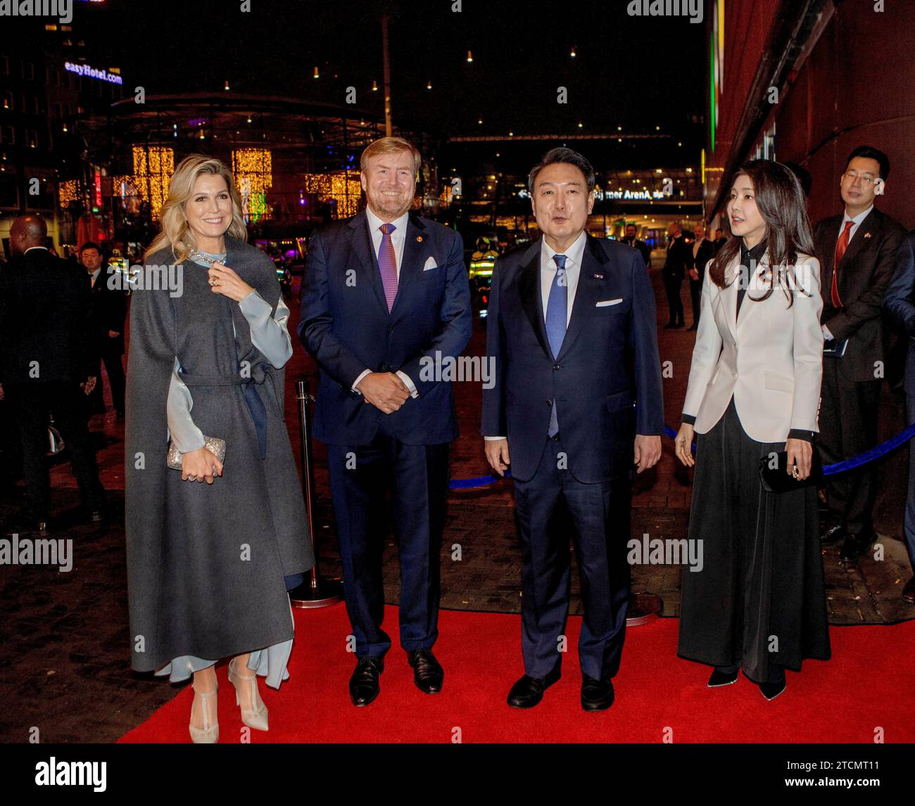 Amsterdam, Niederlande. 13th Dec, 2023. King Willem-Alexander and Queen ...