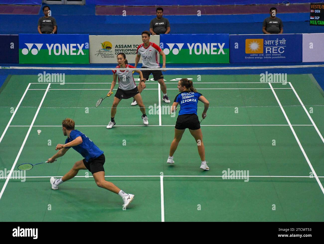Terry Hee Yong Kai and Jessica Tan Wei Han (white/red) of Singapore ...