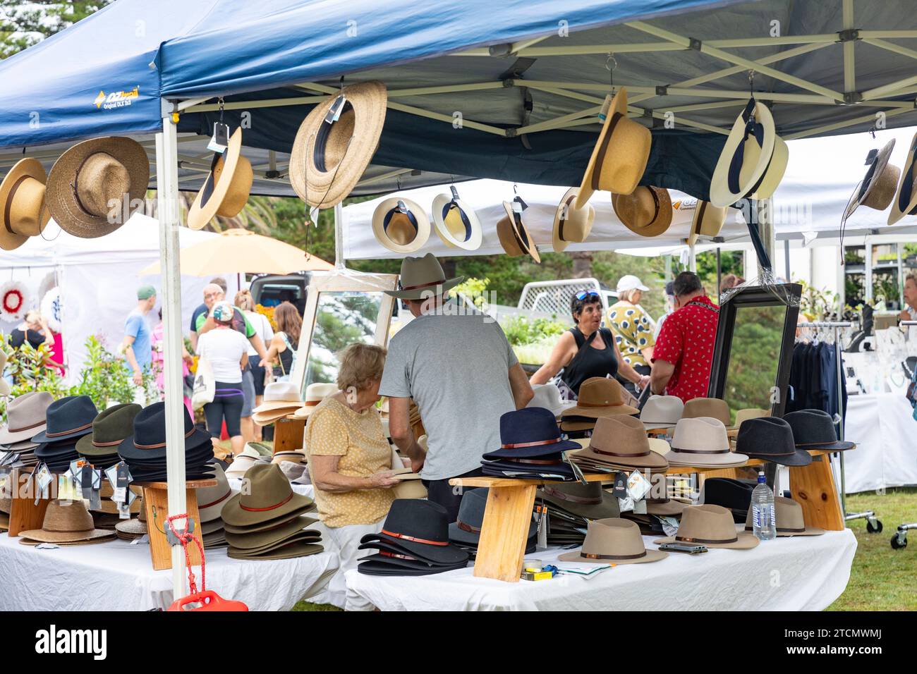 Hat stall outside hi-res stock photography and images - Alamy