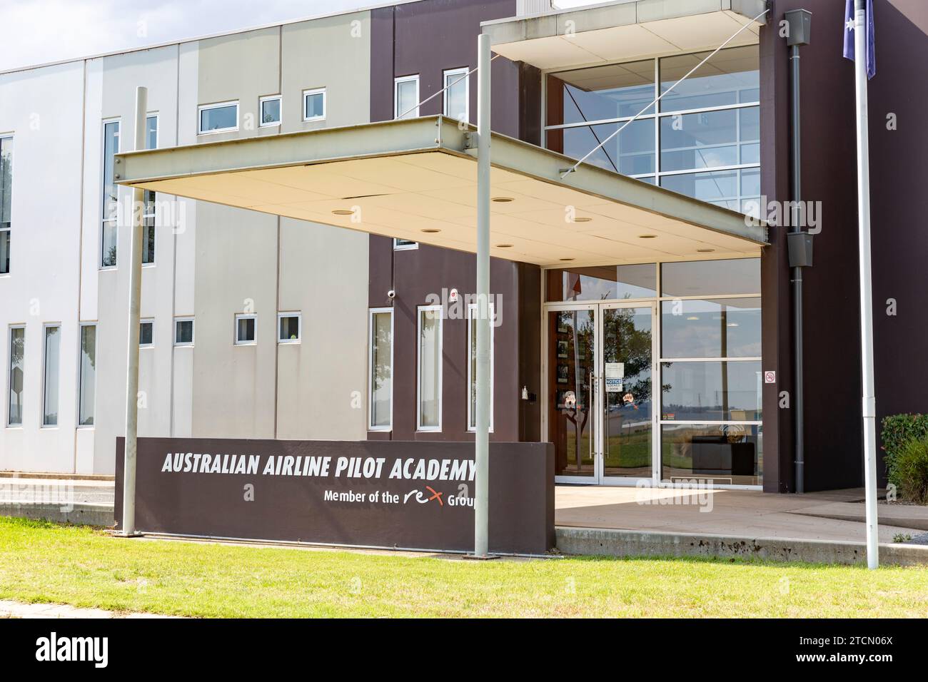 Australian airline pilot academy hi-res stock photography and images - Alamy
