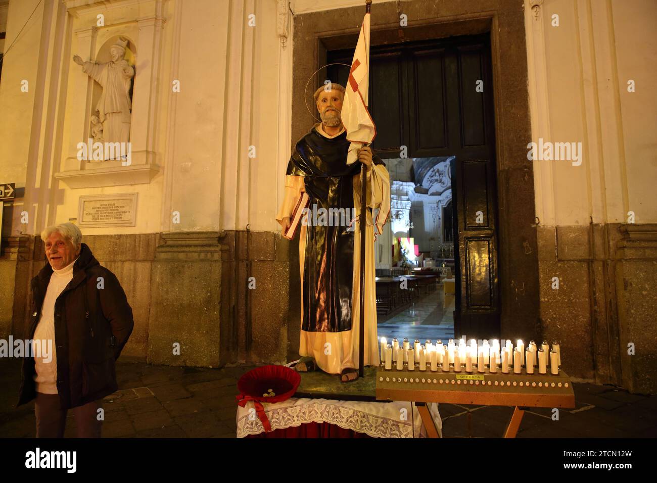 On the day of the feast of Saint Lucia in the historic center of the ...
