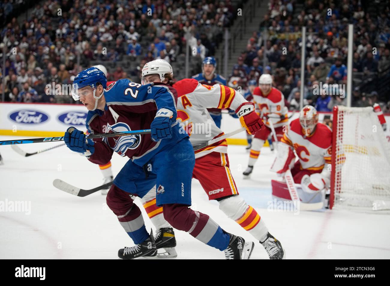 Colorado Avalanche center Nathan MacKinnon (29) and Calgary Flames ...