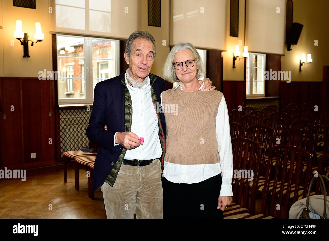 Tim Guldimann und Christiane Hoffmann bei der Verleihung des ...